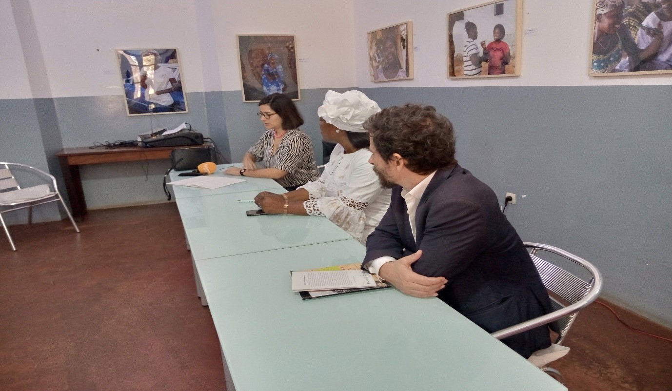 EXPOSIÇÃO FOTOGRÁFICA DAS MULHERES PROFISSIONAIS DA COMUNICAÇÃO SOCIAL ...